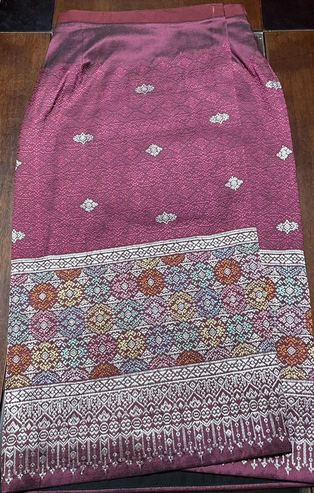 Lao Sinh ໄຫມລາບແທ້100%Ready To Wear, Waist 28, Hip36, Length 31 ...