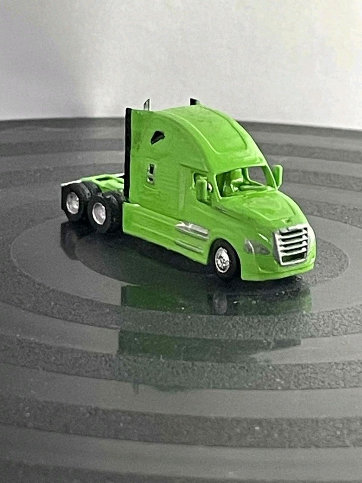 N Scale Model Railroad Freightliner Cascadia Sleeper Truck Hand Painted ...