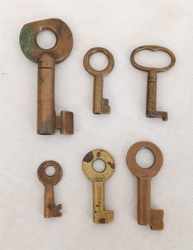 Antique Brass Hollow Barrel Skeleton Key Lot Padlock etc Vintage | eBay