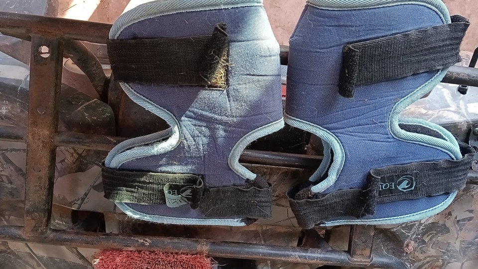 Well used Magnetix Therapy Hock Boots for Shire/Draught horse | eBay UK