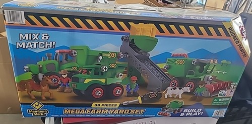 NEW | Member’s Mark Mega Farm Yard Set 39 Pieces Build & Play Set New ...