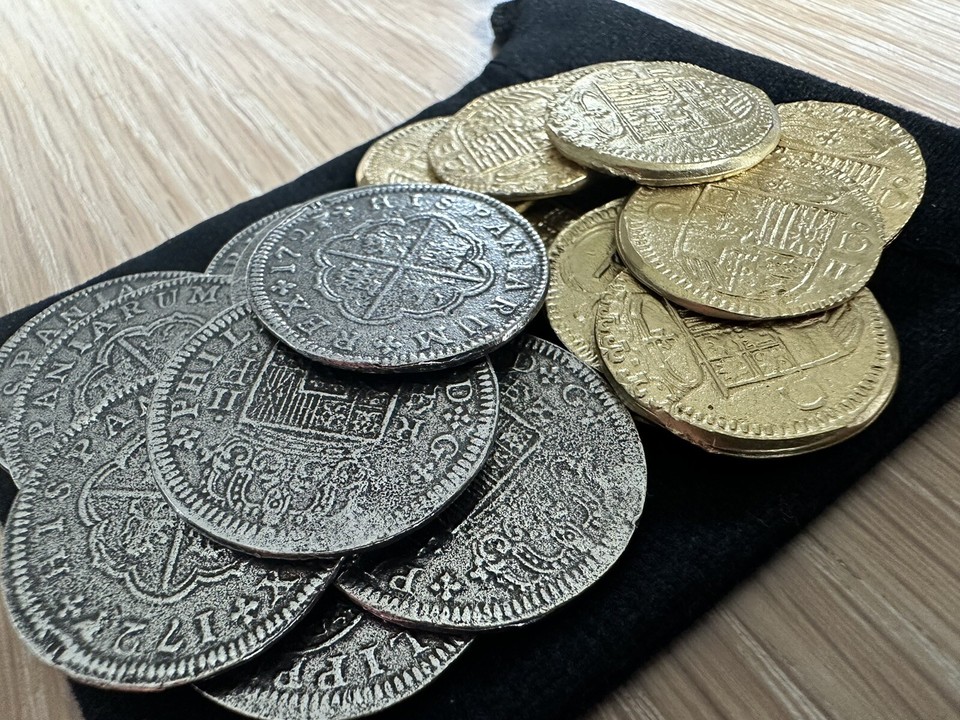 Pirate Treasure Coins Pieces Of Eight 10 Gold Doubloons 10 Silver 2 ...