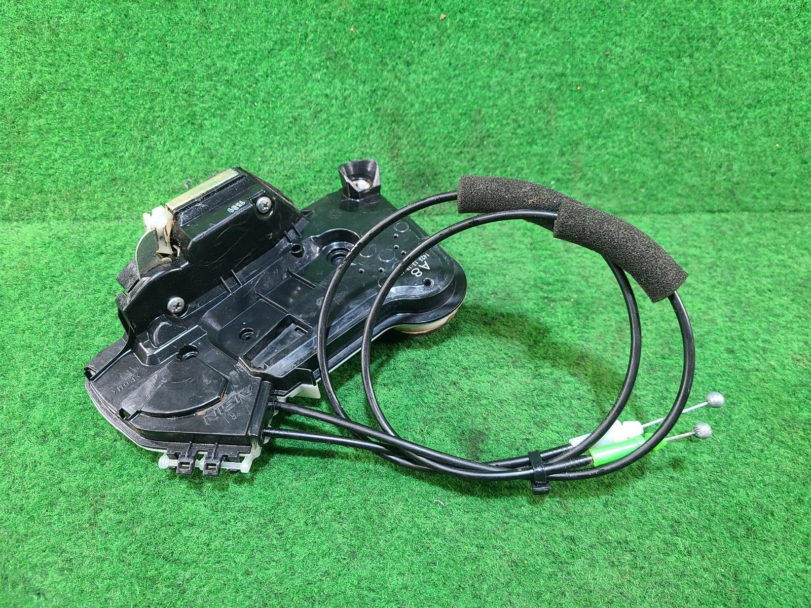 toyota-hilux-lock-mechanism-right-front-door-lock-09-15-central