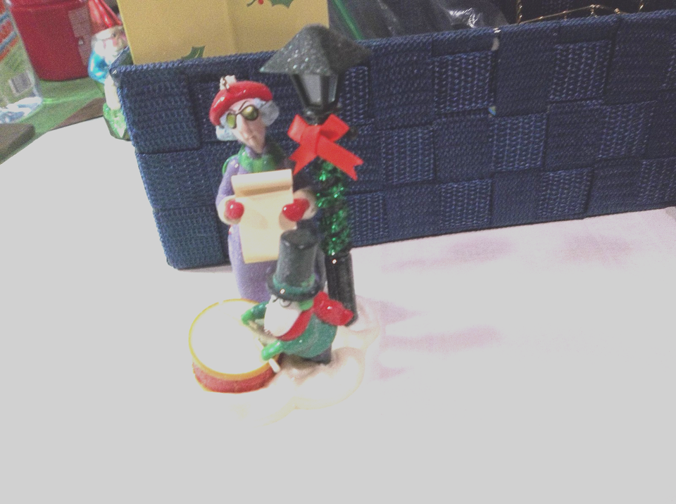 2005 Hallmark Keepsake Singing Ornament Maxine The Crabby Caroler | eBay