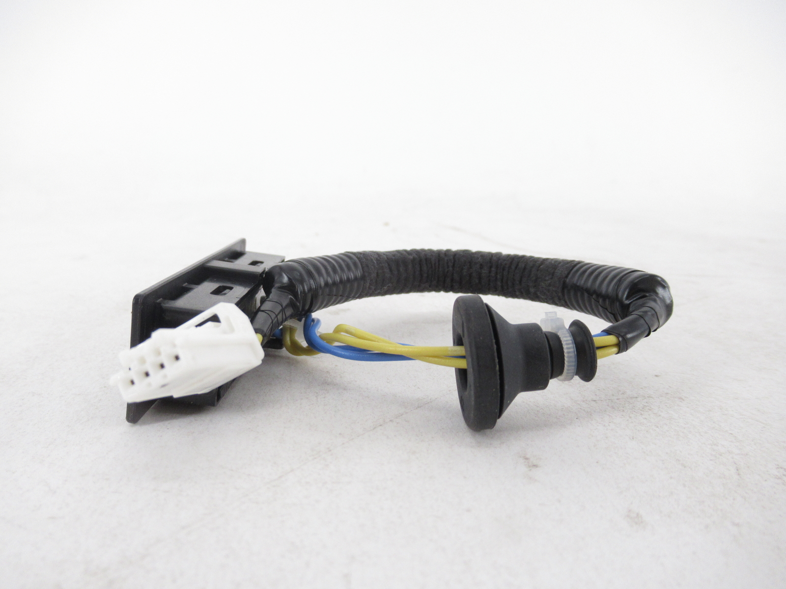 Genuine OEM Nissan Infiniti 25380-3JA0A Liftgate Trunk Release Switch ...