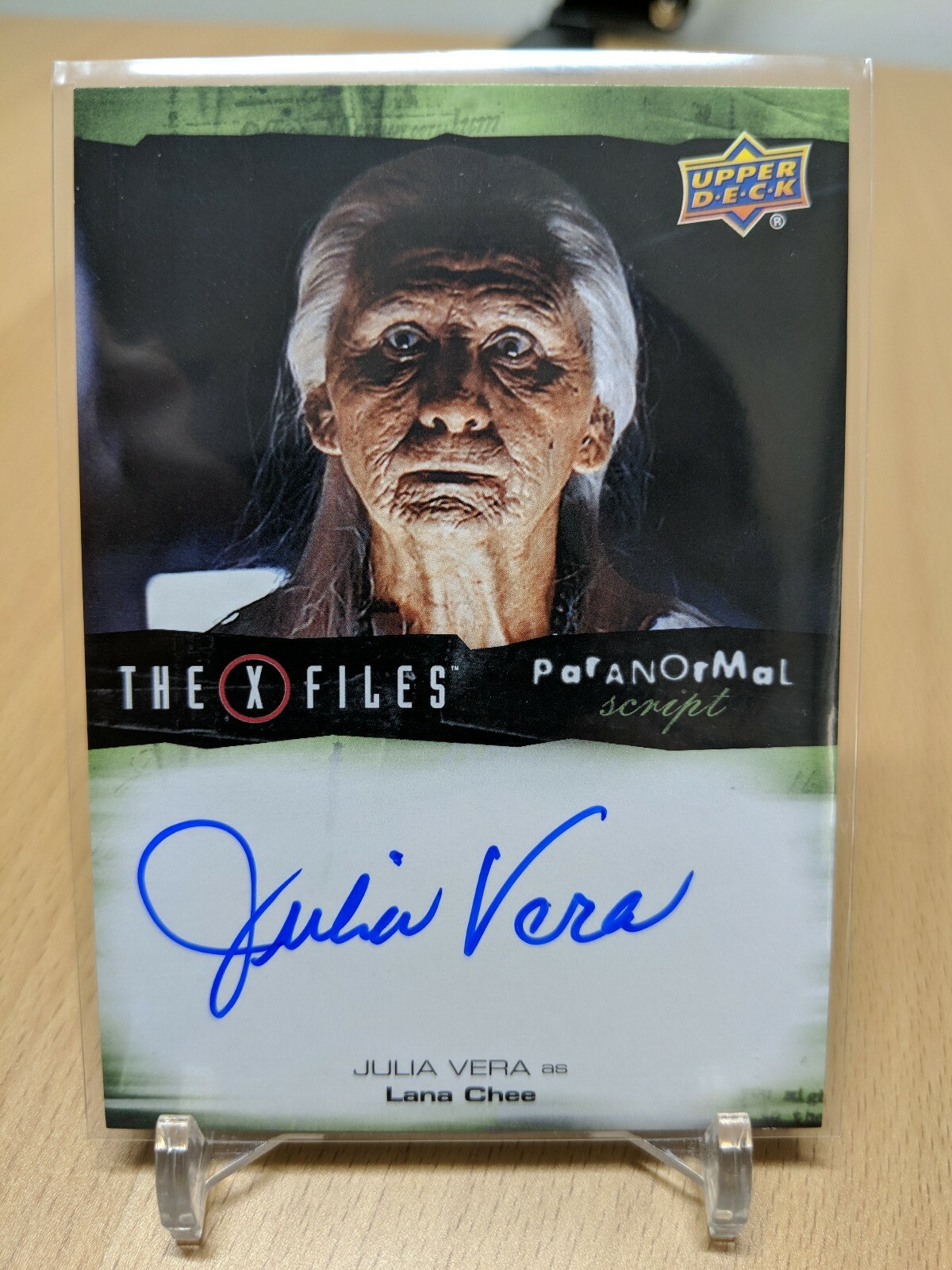 2019 Upper Deck X-Files UFOs and Aliens Autograph - Julia Vera as Lana ...