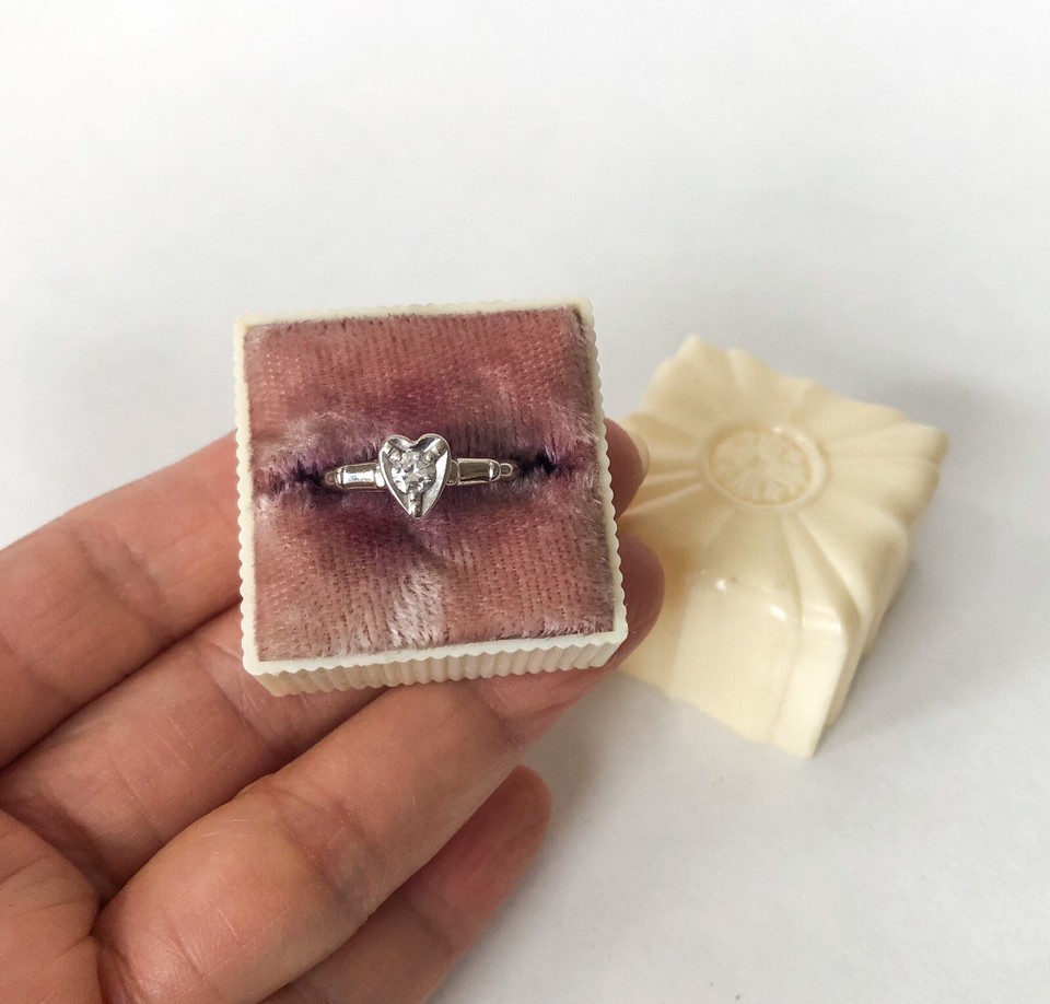 Cute Ring Box Wedding Jewelry Pink Velvet Display Old Plastic Art Deco ...