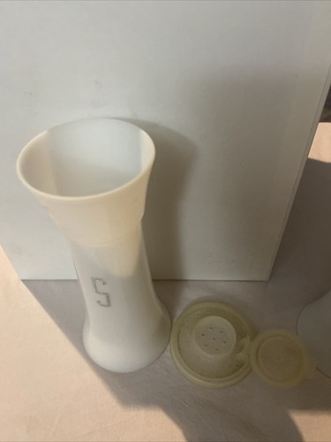 VINTAGE Tupperware Salt and Pepper Shaker Set with Silver Letters #718 ...