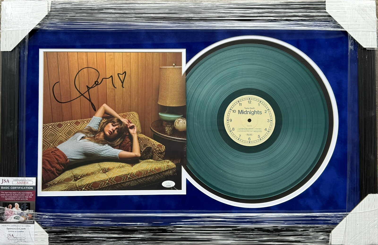Taylor Swift Autographed Memorabilia | Signed Photo, Jersey ...