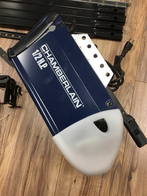 Chamberlain 1/2 HP Chain Drive Garage Door Opener HD200D for sale ...
