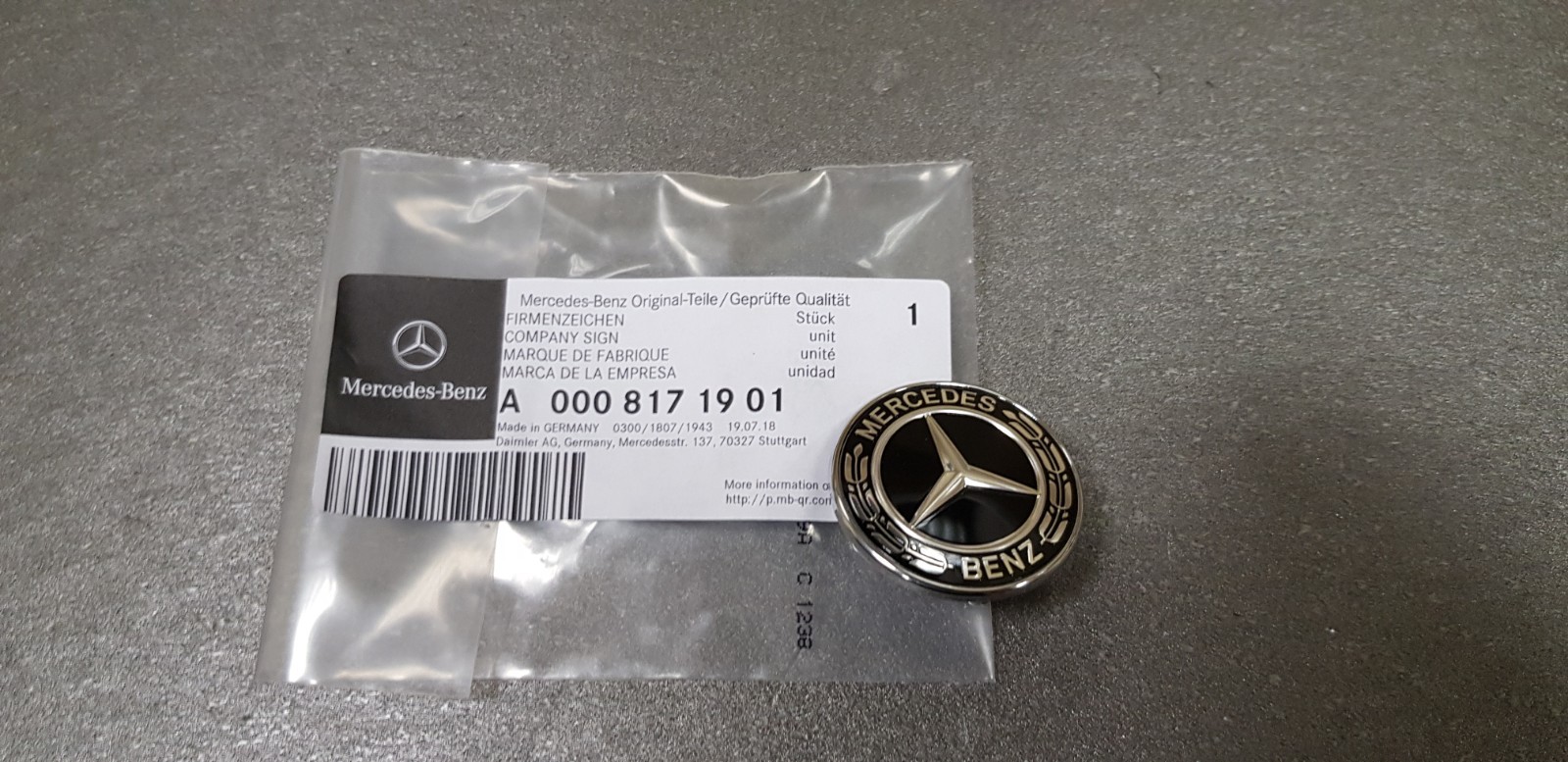 Genuine Mercedes W205 W213 W222 Front grill Badge emblem logo BLACK ...