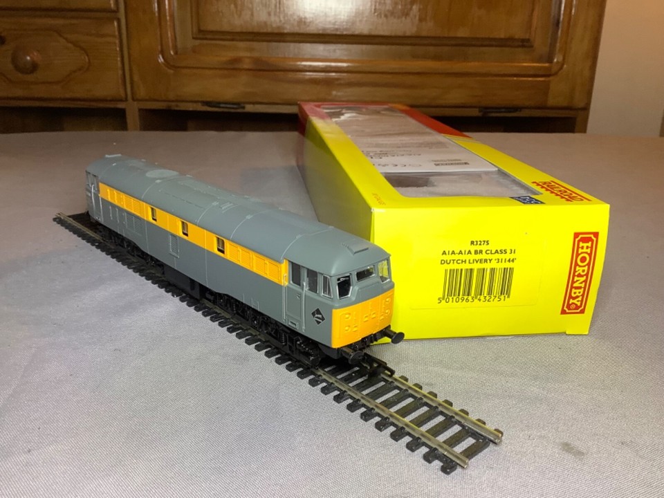 Hornby R3275 BR Civil Engineering Class 31 Diesel Loco 31144 | eBay UK