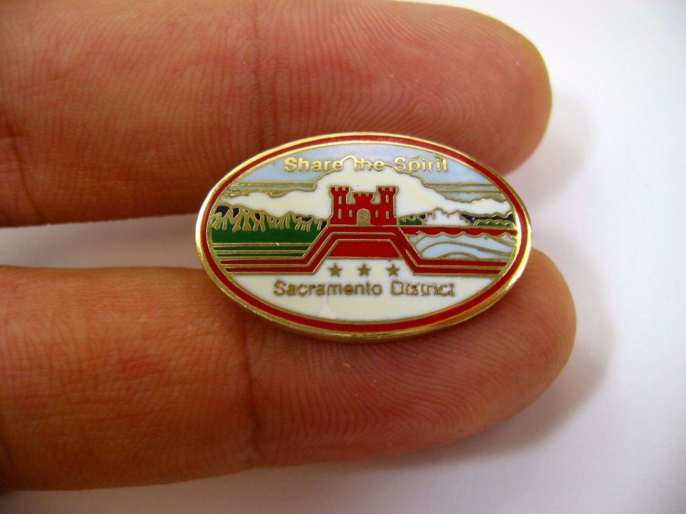 Vintage Collectible Pin: Sacramento District Share the Spirit Castle ...