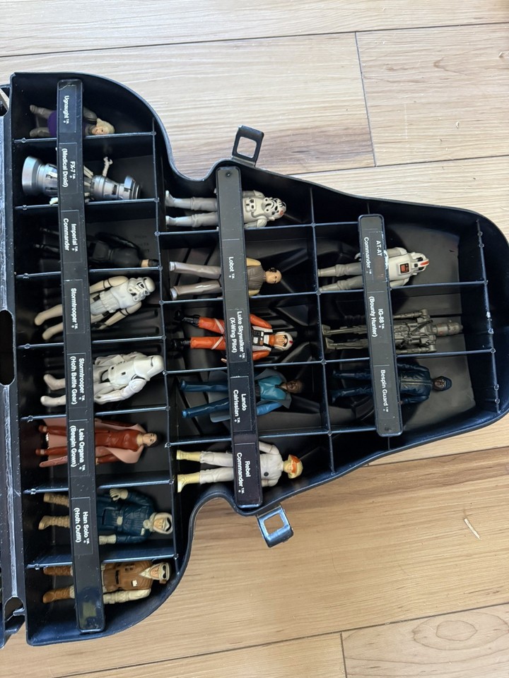 Star Wars Darth Vader Action Figure Carry Case with 32 Figures and ...