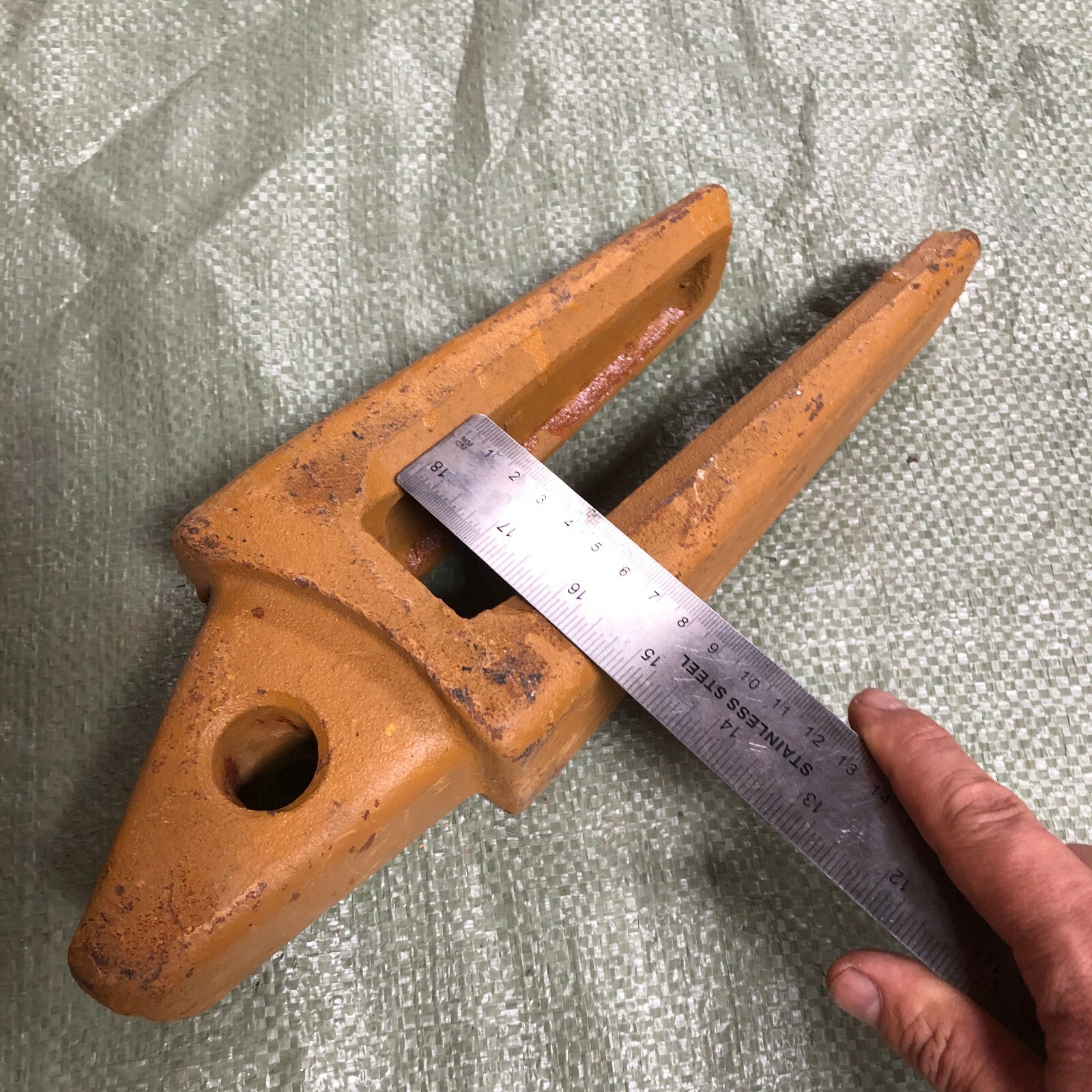 20Y-70-14520 adapter ,205-70-19570 TEETH,09244-02496 PIN fits komatsu ...