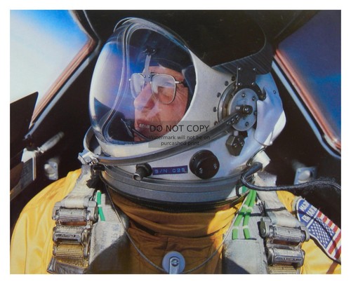 BRIAN SHUL SITTING IN COCKPIT OF SR-71 BLACKBIRD 8X10 NASA PHOTO | eBay