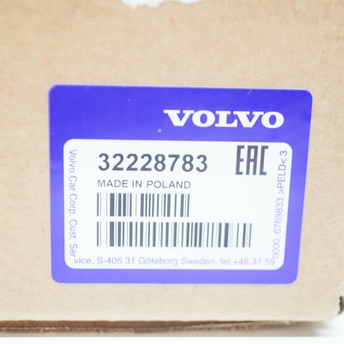 NEW VOLVO XC40 REAR RIGHT FOG LIGHT ASSEMBLY 32228783 | eBay