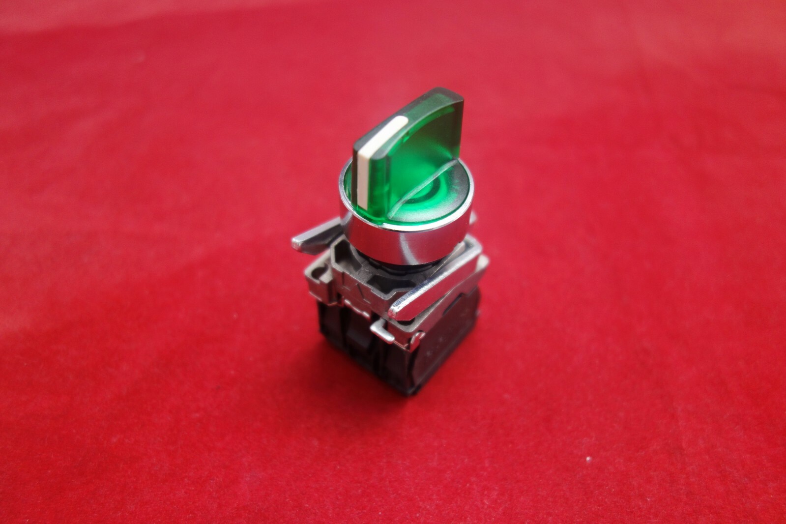 1PC 22mm ILlUMINATED Selector switch 2 Position Fits Green XB4BK123M5 ...