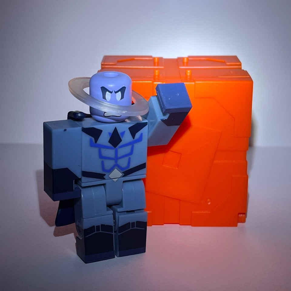 *You Choose* Roblox Jazwares Figures (Cube included with figure, no ...