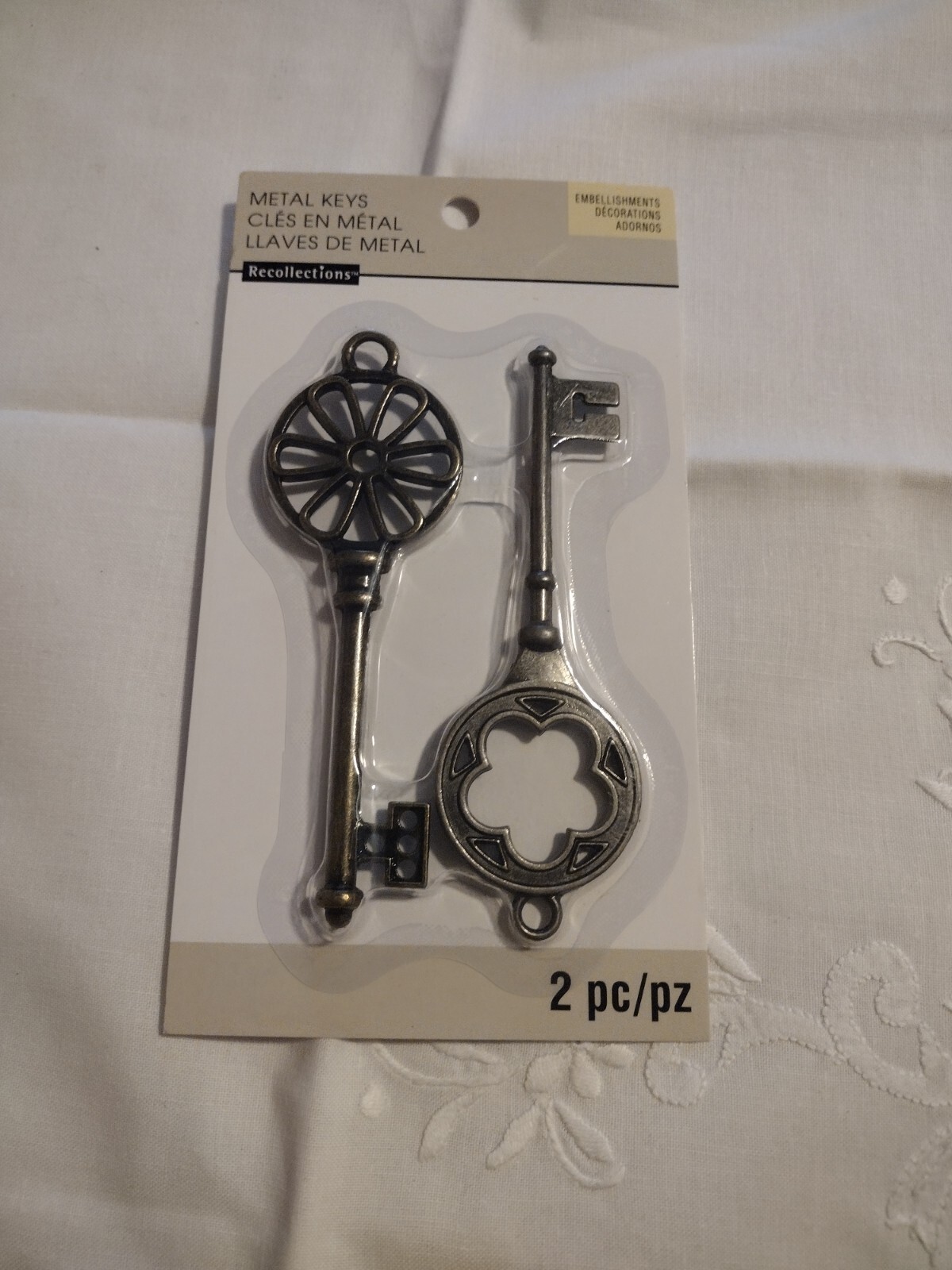 Recollections Decorative Craft Metal Keys Pack Of 2 4 1/2" Brand New ...