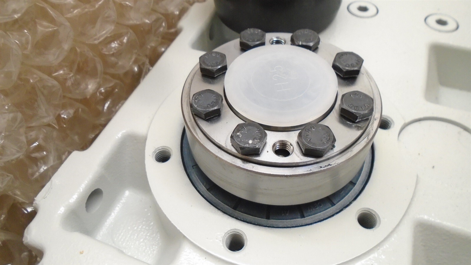 LENZE - GKS06-3M SAR 080C42 - Helical-Bevel Precise Positioning Gearbox ...