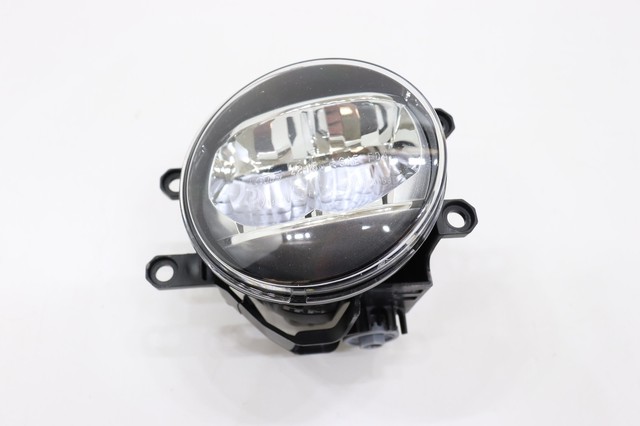 Toyota Lexus Right Fog Lamp LED RH 81210-0e050 OEM 2015 2016 2017 2018 ...