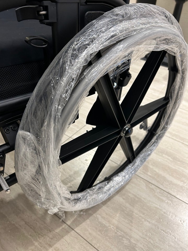 Brand New Premium WheelChair - Black Quickie QX 20 x20 Hemi Frame ...