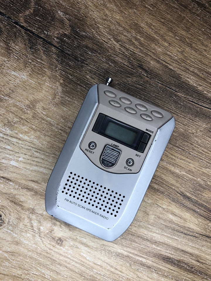 FM Auto Scan Speaker Pocket Radio With Light Tested And Working Vintage ...