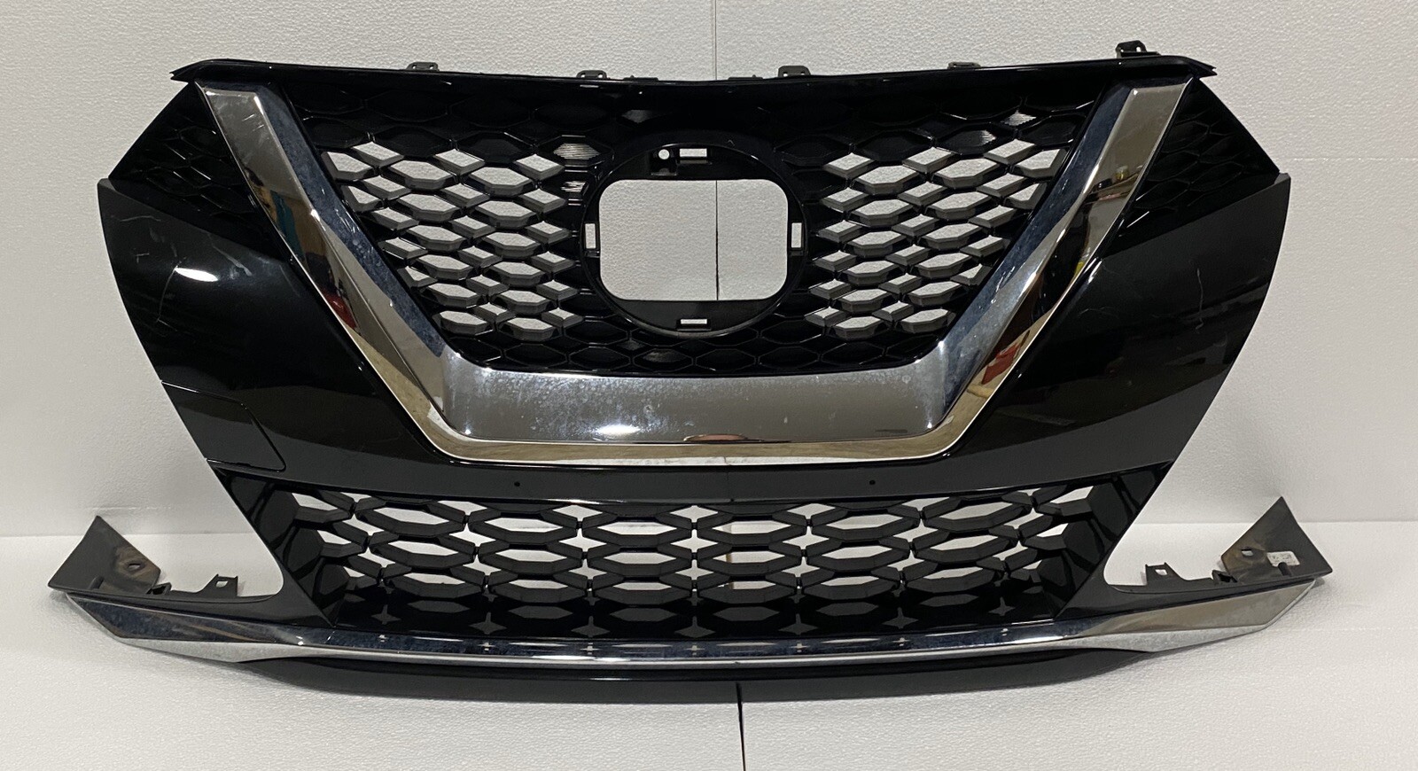 OEM 2019-2020 NISSAN MAXIMA FRONT UPPER GRILLE | eBay