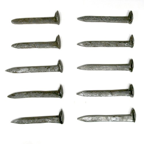 10 CLEANED Vtg CRAFT RAILROAD IRON SPIKES METAL LAWN YARD ART ...