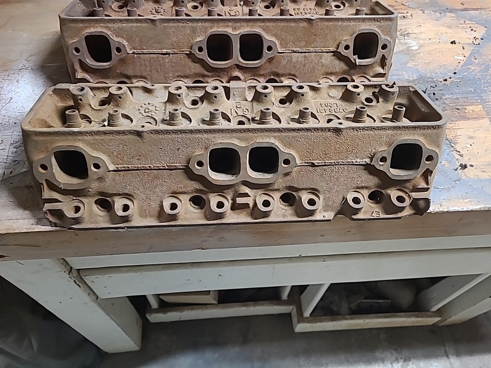 Chevy/GM 3782461 Ported Cylinder Heads Double Hump Pair Heads NHRA Hot ...