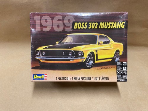 Revell 1969 Ford Boss 302 Mustang 1:25 Scale Model Car Kit 4313 MINT ...