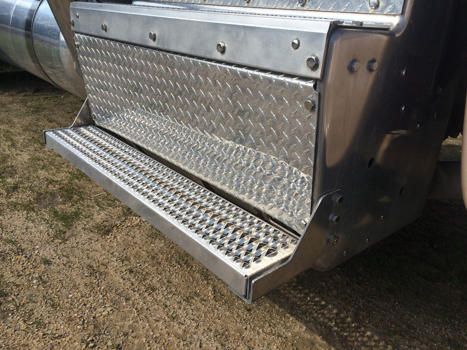 PETERBILT 41" ALUMINUM DPF BOX LOWER STEP | eBay
