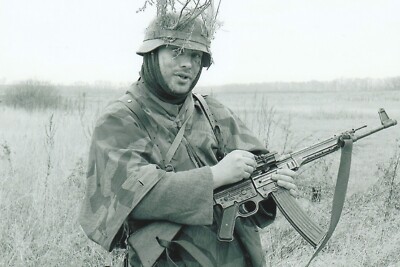 WW II German Photo -- .. Soldier with Sturmgewehr - STG 44... | eBay