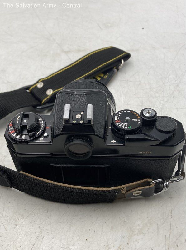 Nikon FE2 Black 35mm Auto Focus Film Camera With Strap And Accessories ...