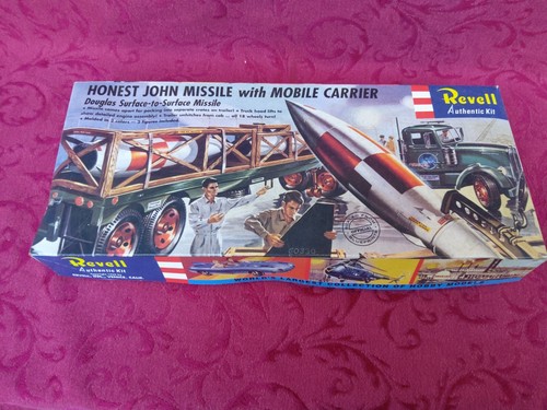 Revell 1/69 HONEST JOHN MISSILE With MOBILE CARRIER Model Kit. 1995 ...