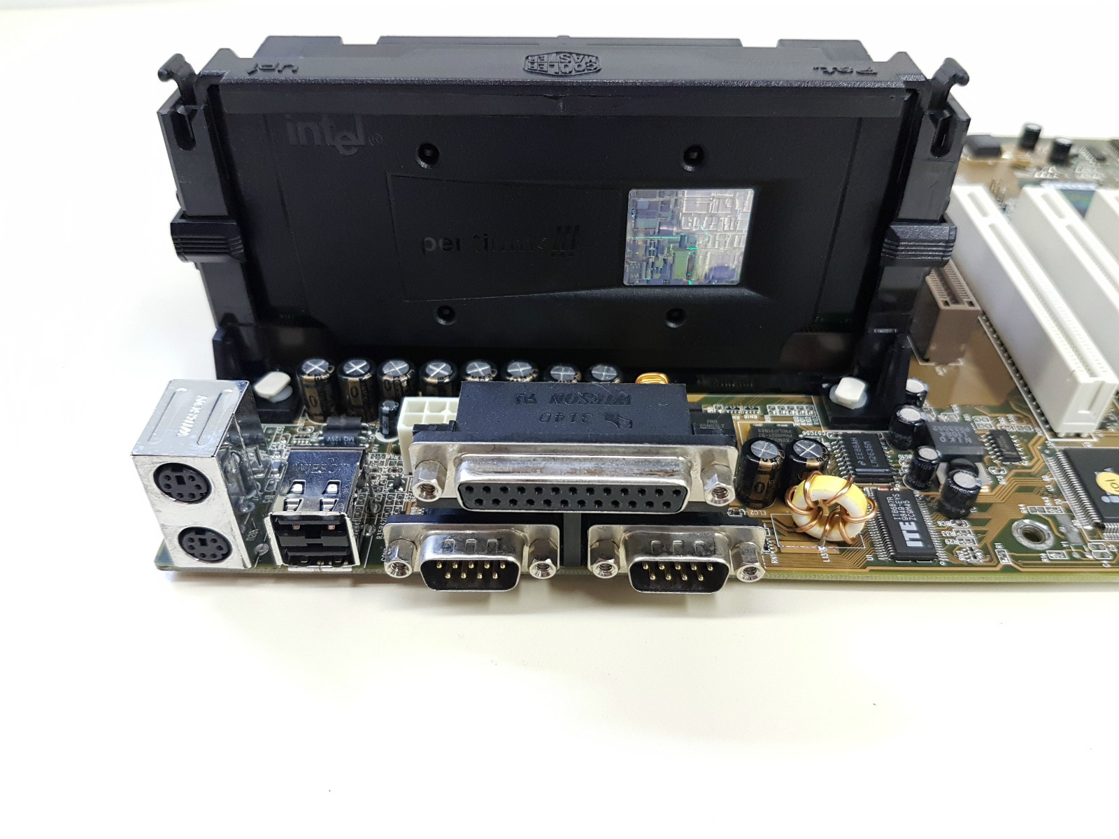 SOYO SY-6BA+ SLOT1 i440BX 2xISA + Pentium III 500MHz + 512MB + I/O ...