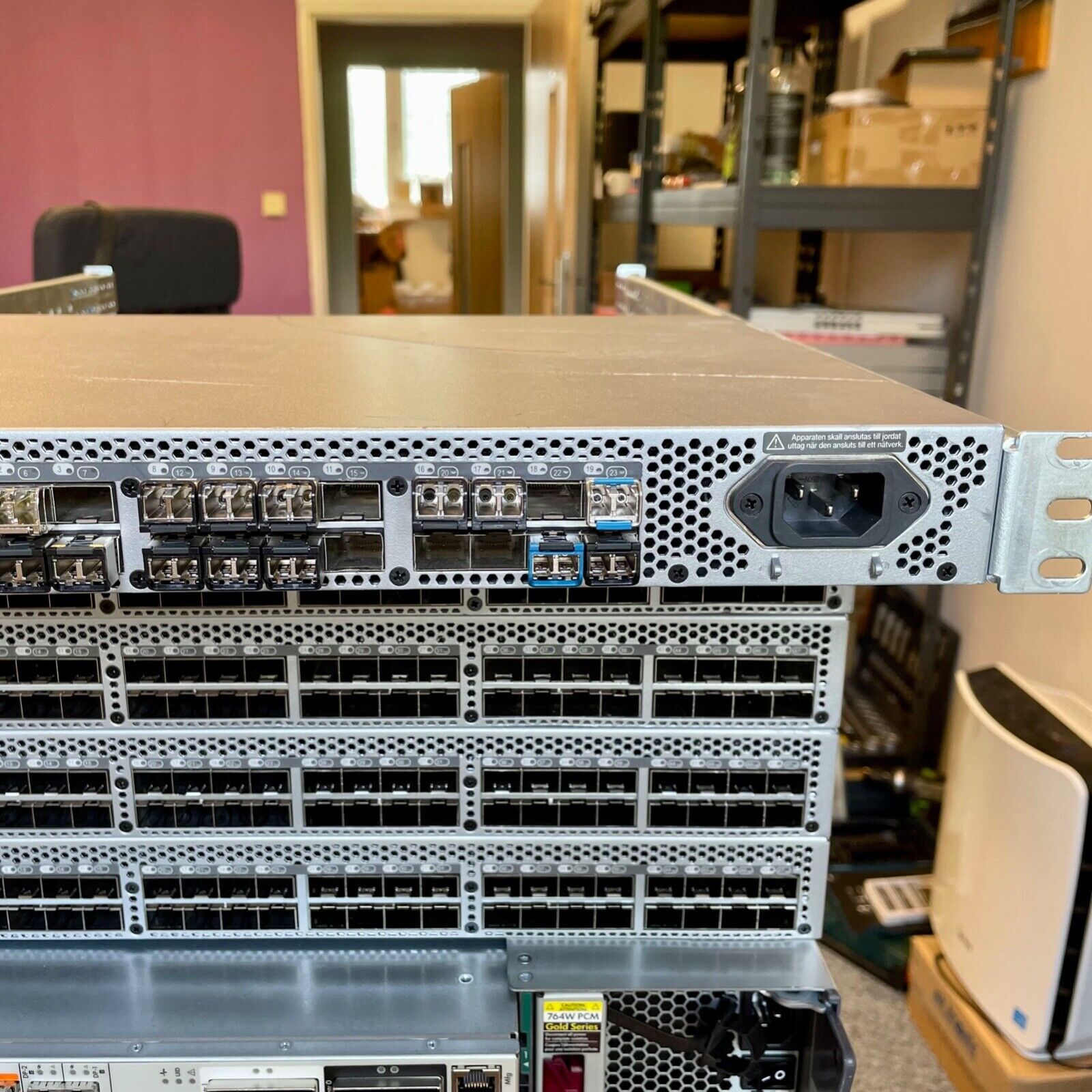 HP HPE StorageWorks 8/24 SAN Switch Brocade 300 24 ports active ...