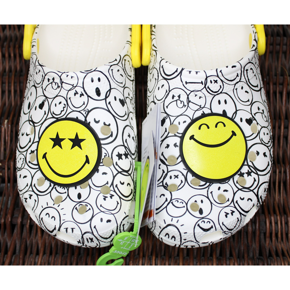 Crocs X Smiley World Collab Classic Clog J6 Juniors 6 / Womens Size 8 ...