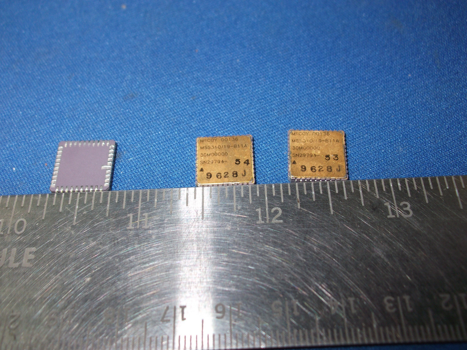 M55310/19-B11A-30M00000 SN29794-54 McCOY CRYSTAL GOLD PLCC VINTAGE ...