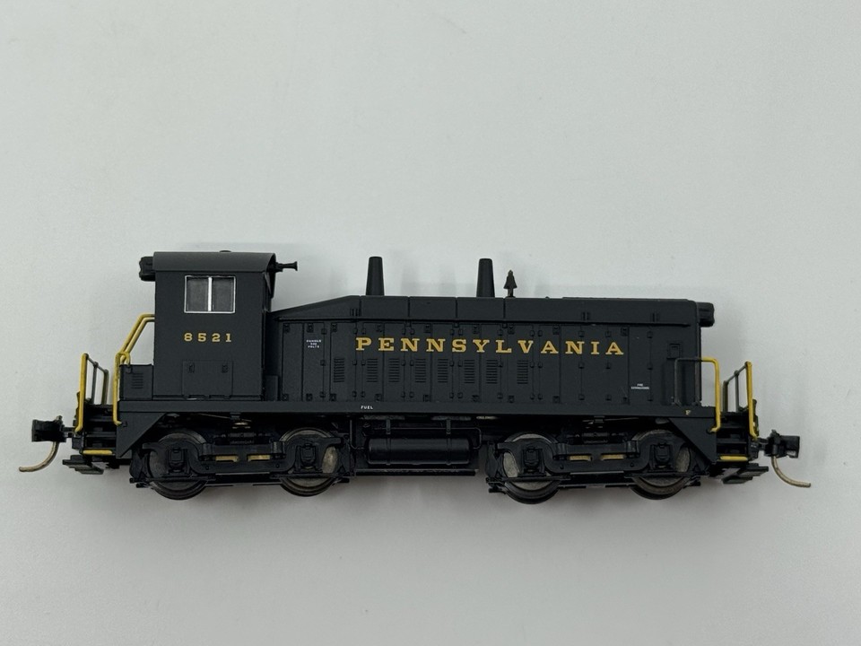 N Scale Life-Like 7867 Pennsylvania SW9/1200 Switcher Diesel Locomotive ...