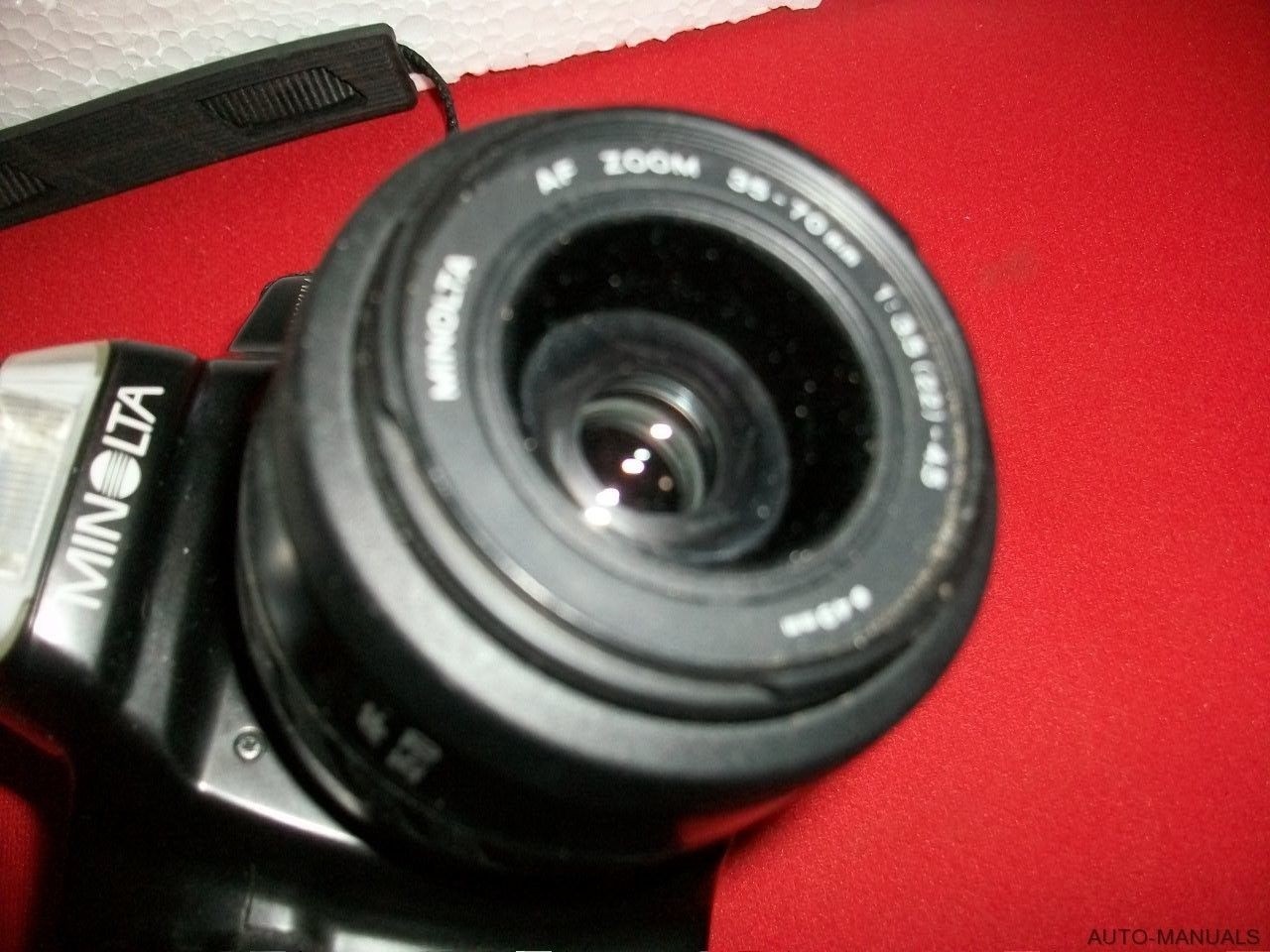 MINOLTA MAXXUM 300si 35mm W/ AF ZOOM .5m/1.6ft 35-70mm LENS POINT ...