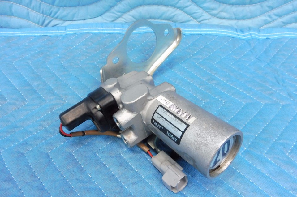 Lexus LS460 LS600hL Brake Stroke Simulator Cylinder 47207-50020 2007 ...