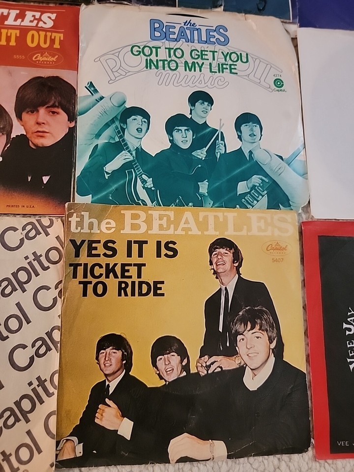 Beatles 45 rpm LOT of 32 Records Capitol VEEJAY SWAN TOLLIE Pic Sleeves ...