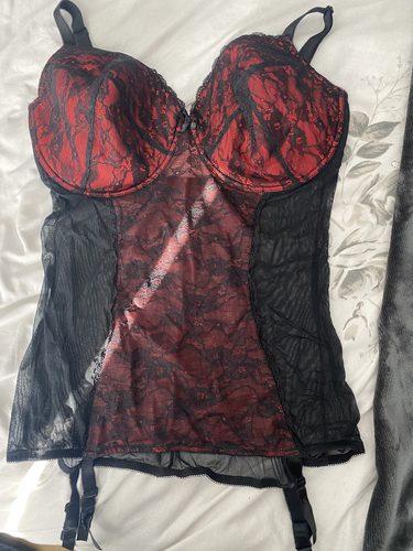 Yours Basque size 46F Red with Black lace all over Padded cups ...