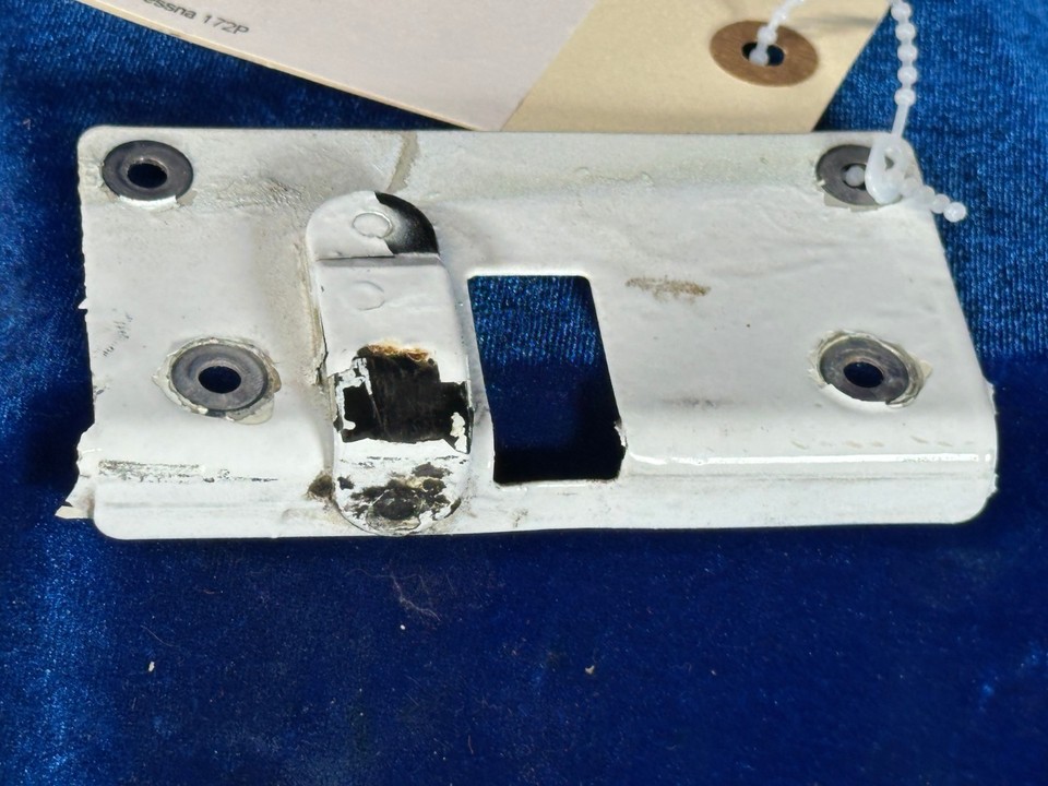 CESSNA 172 P COVER ASSY - DOOR LATCH OPENING LH OR RH | eBay