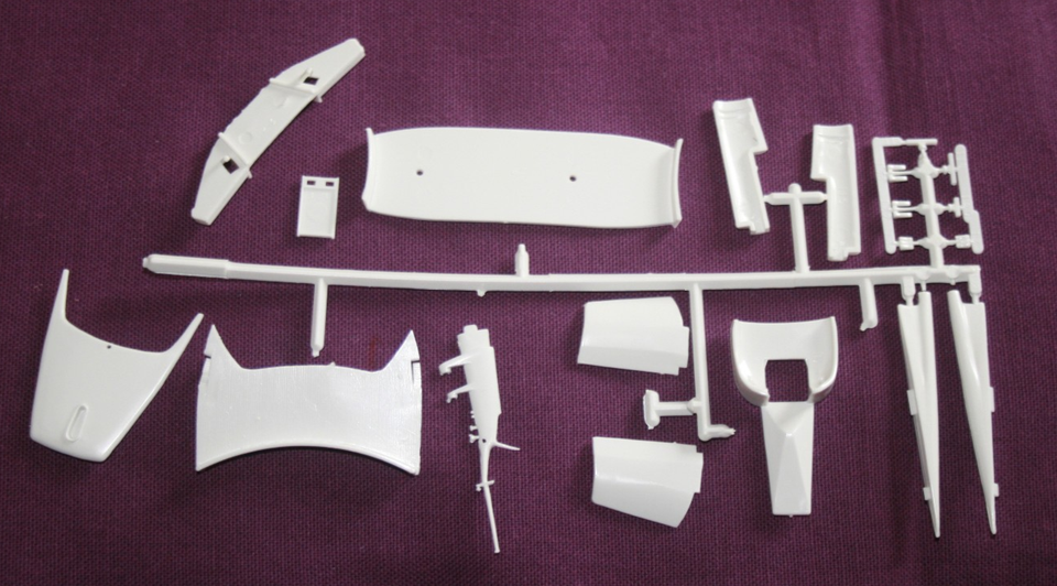 Airfix RMS Queen Elizabeth 2 1:600 scale model ship kit 06203. QE2 ...