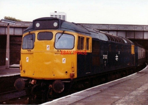 PHOTO CLASS 27 27032 AT DUNDEE 1545 DUNDEE TO GLASGOW 25/6/1981. | eBay
