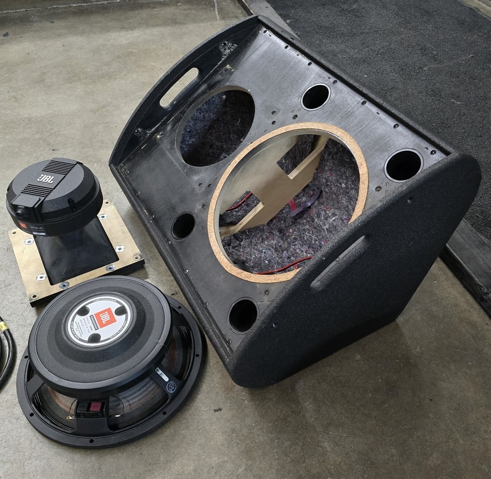 2 JBL/Flag Systems MX-12 monitor wedges, 1 Crown MA36X12, 1 ATA case ...