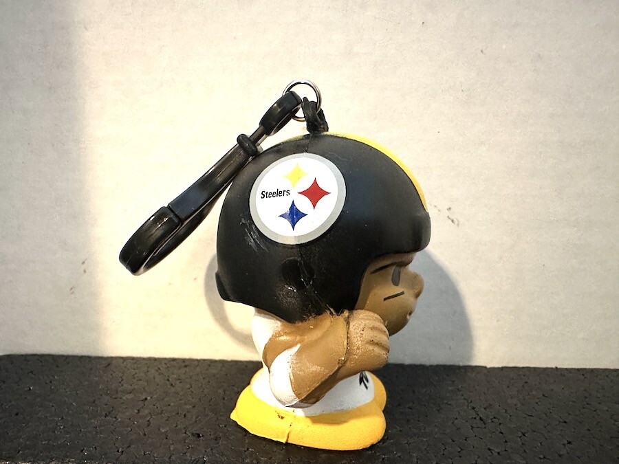 2025 NFL Series 2 LEGENDS (YOU CHOOSE) Squeezy Mates Squishy Keychain ...